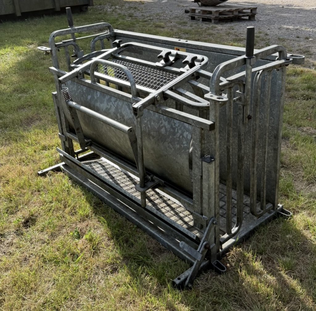Ironworks sheep turnover crate For Sale | Farm Machinery Buyer