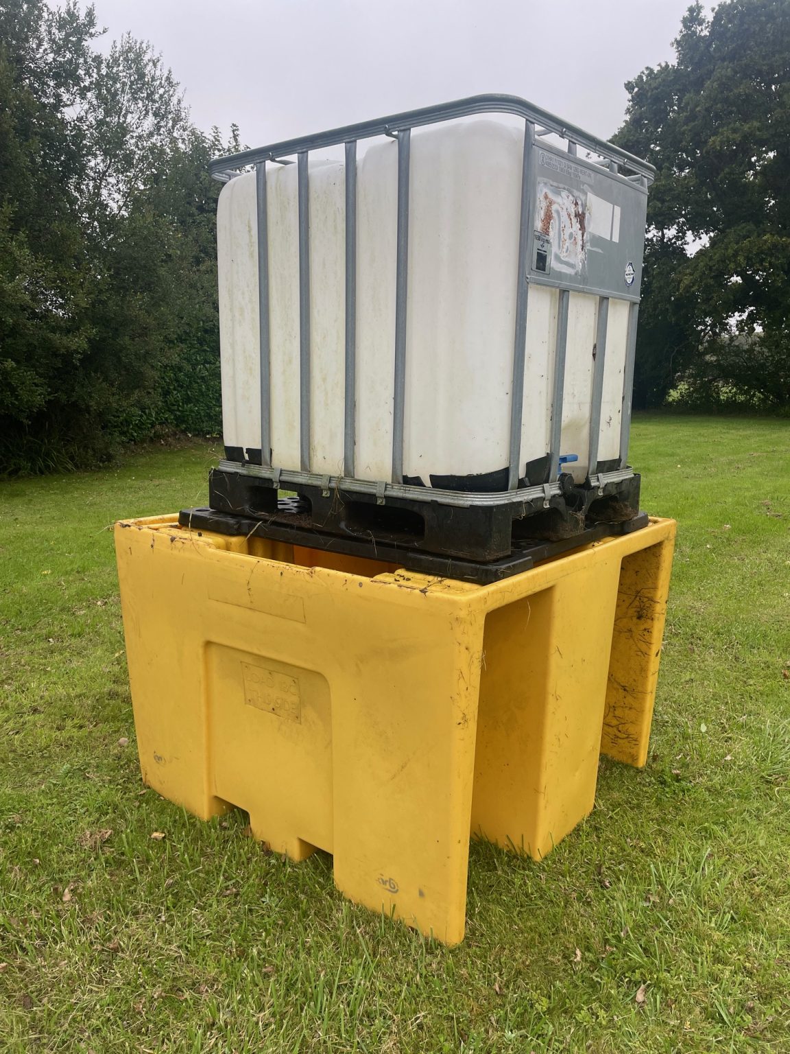 IBC Container and Spill Bung For Sale | Farm Machinery Buyer