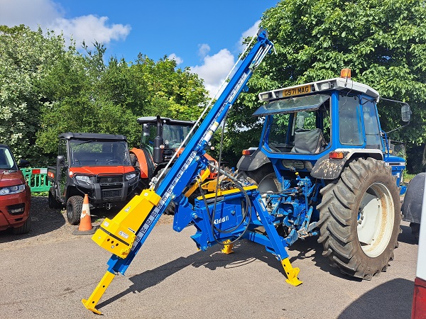 Kidd 200 HL post driver For Sale | Farm Machinery Buyer