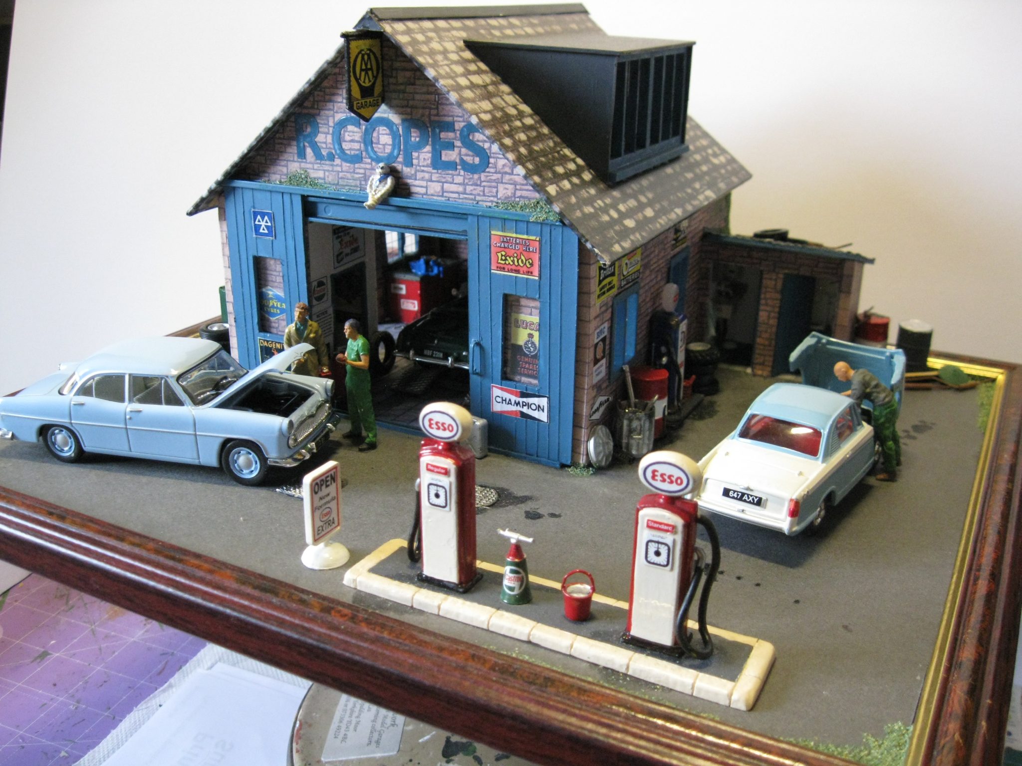 1950's/60's model garage in 1/43rd scale For Sale | Classics World